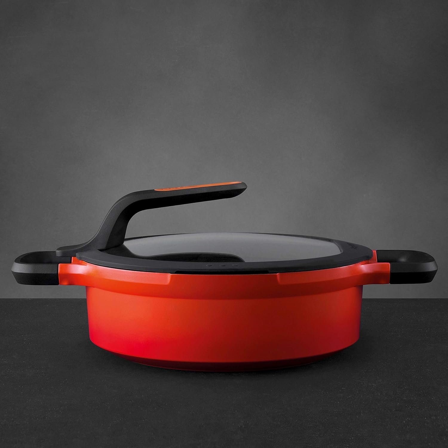 Covered stay-cool 2-handle sauté pan red 28 cm – BergHOFF